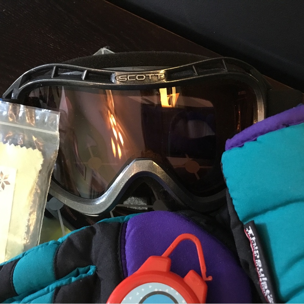 Ski Goggles, Gloves & Accessories - Gem